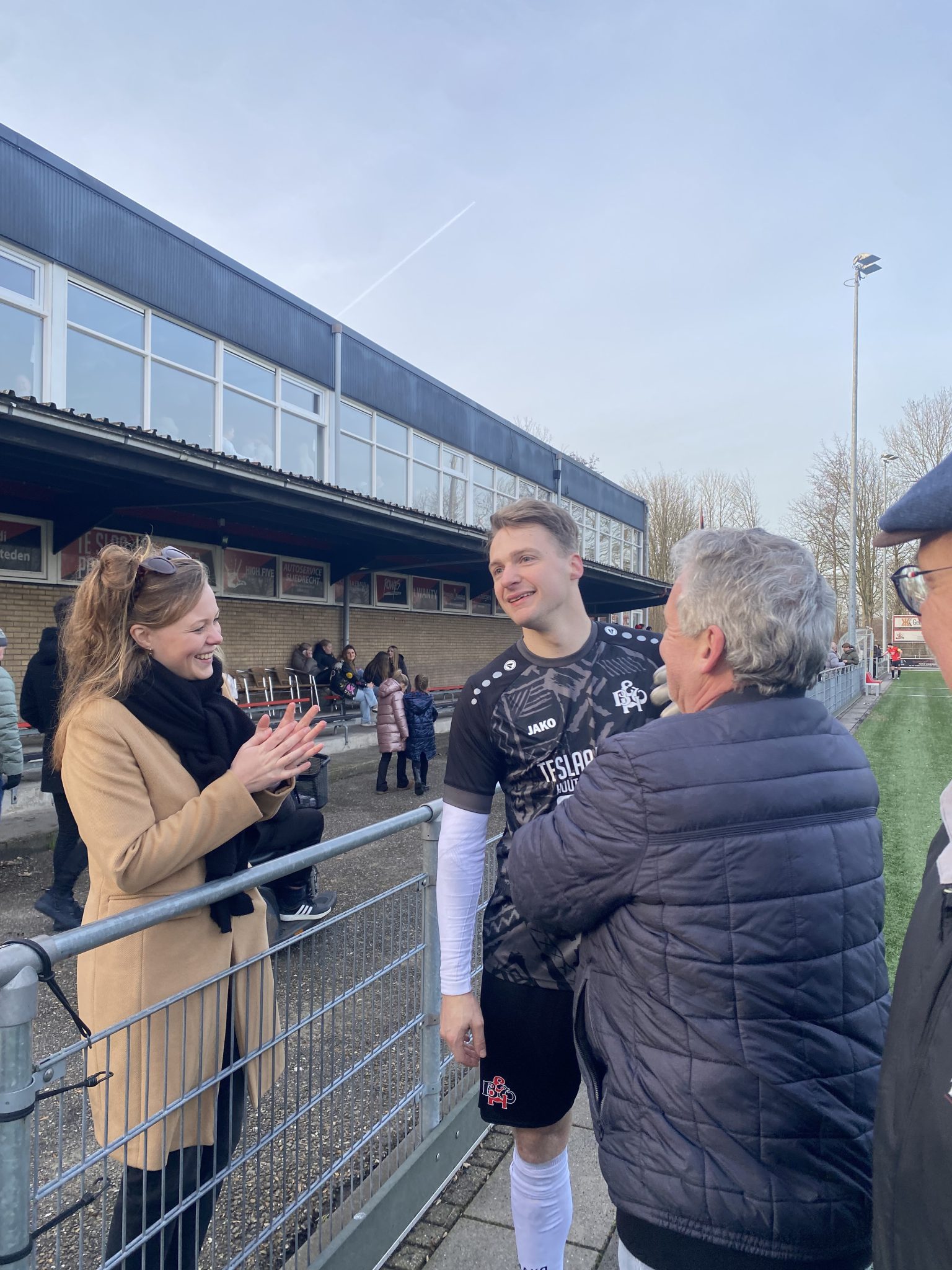 | EBOH verslaat VVGZ in topper en neemt plek 4 over